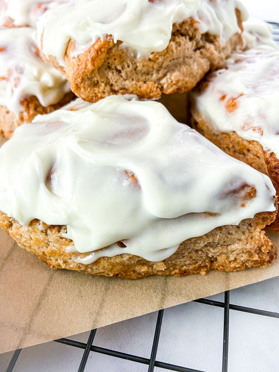 Easy Cinnamon Roll Scones with Cream Cheese Icing – Sugary Logic