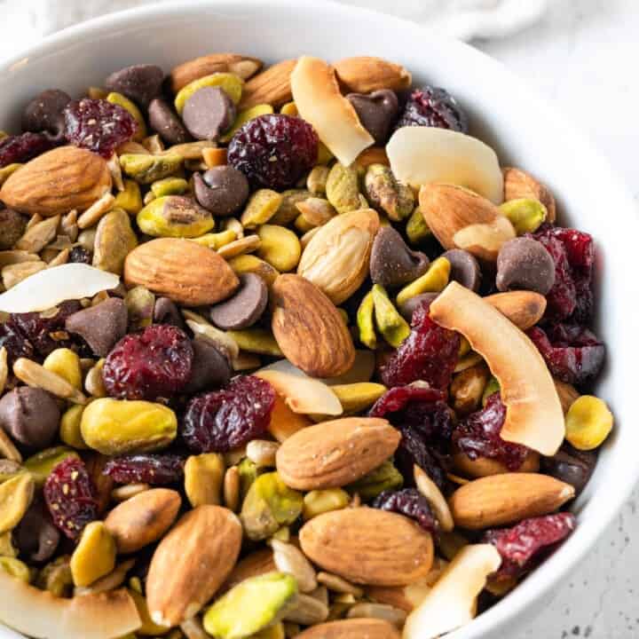 Keto Trail Mix (Low-Carb) – Sugary Logic